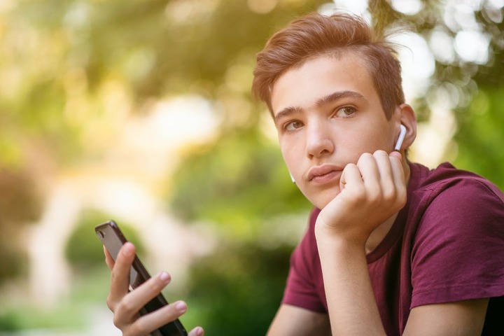10 Most Common Causes of Teenage Hair Loss (and Treatments)